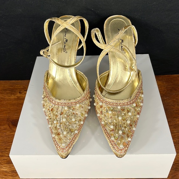 Anne Michelle | Shoes | Stunning Anne Michelle Gold Fabric Beaded Heels ...